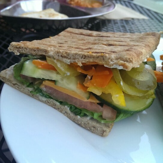 Taj Cafe - Indian Restaurant