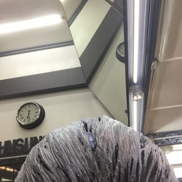 John Sunga Salon - 4 tips from 75 visitors