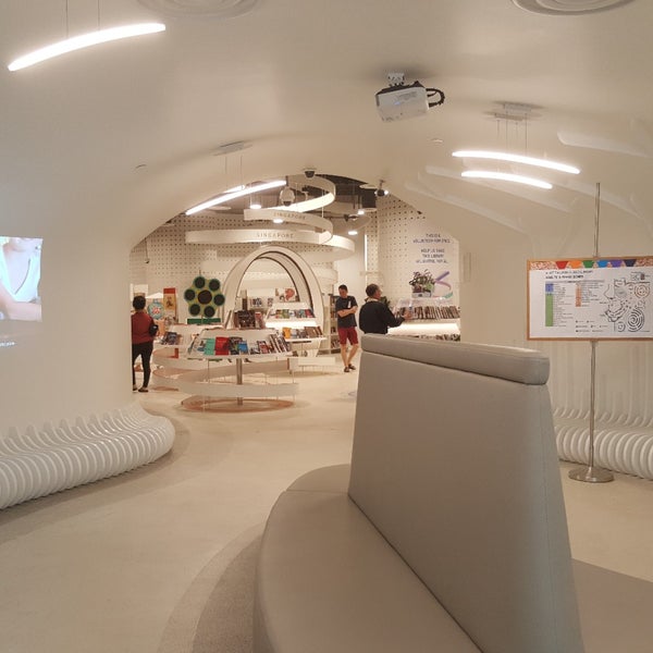 Bukit Panjang Public Library - Bukit Panjang - 10 tips