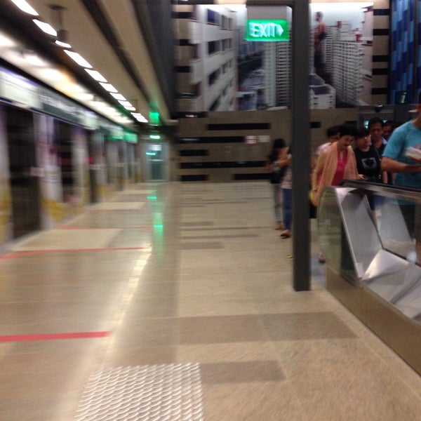 Photos at Bukit Panjang MRT/LRT Interchange (DT1/BP6) - Light Rail ...