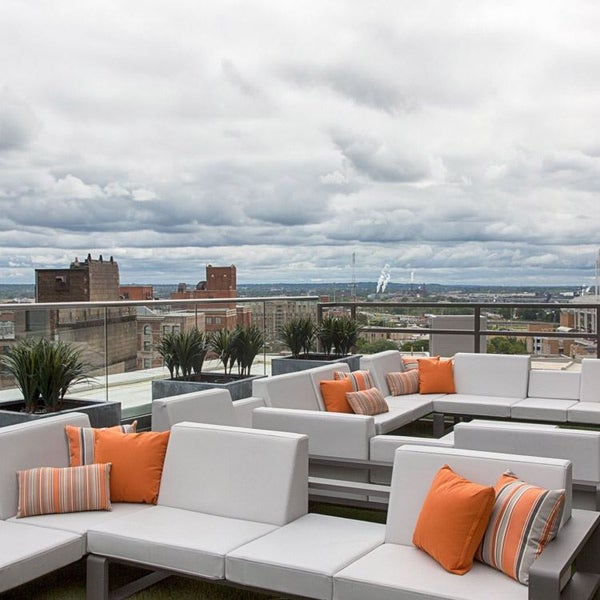 The Metropolitan at the 9 - Downtown Cleveland - 2017 E 9th St