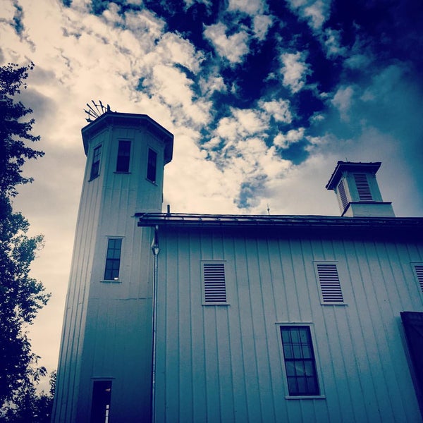 Everal Barn & Homestead - 60 N Cleveland Ave