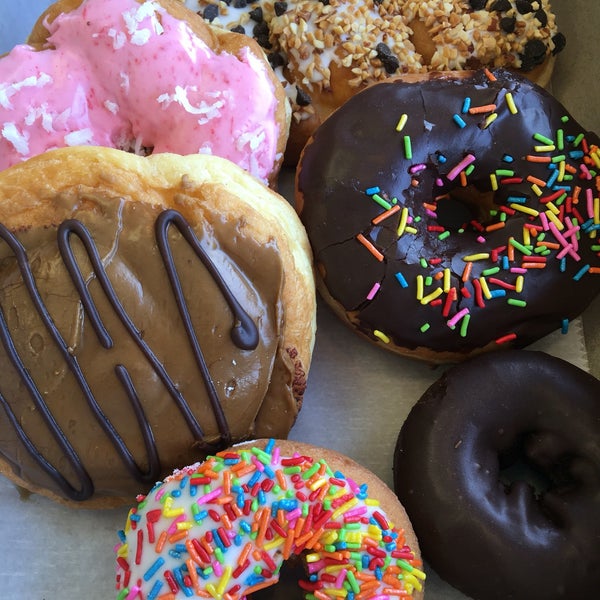 Sandy's Donuts - Westside Connection - 387 ziyaretçidan 14 tavsiye