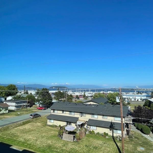 Salish Inn - 4 visitors