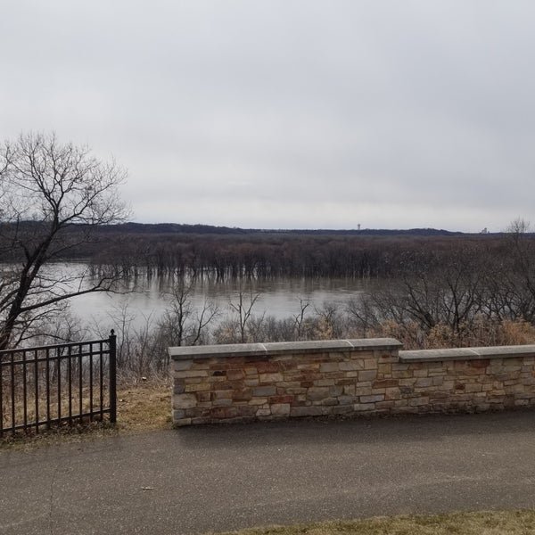 Great River Road Visitors Center - Prescott, WI
