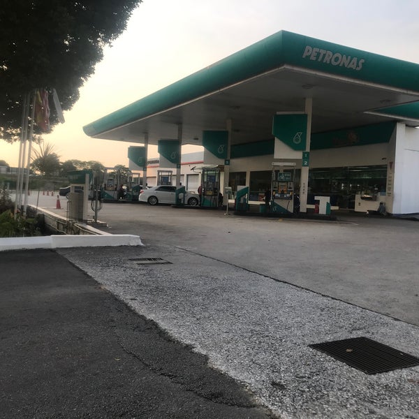 PETRONAS Station - 8 tips from 2048 visitors