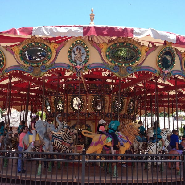 Audubon Zoo Carousel - Zoo Exhibit in Audubon