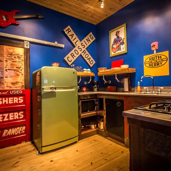 The Hooker Hotel - 10 tips from 5 visitors