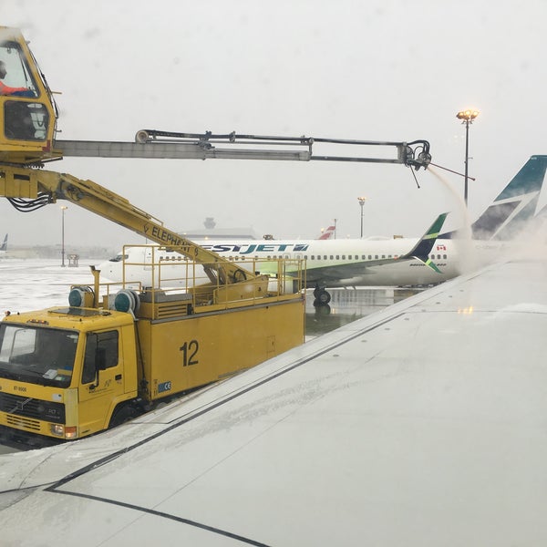 Photos at De-icing Pad - Airport Service in Mississauga