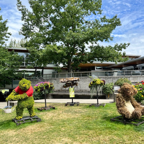 Burnaby Public Library - Capitol Hill - Burnaby, BC