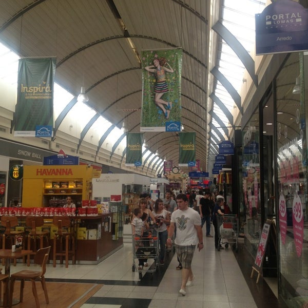 Portal Lomas Shopping - Av. Antártida Argentina 799