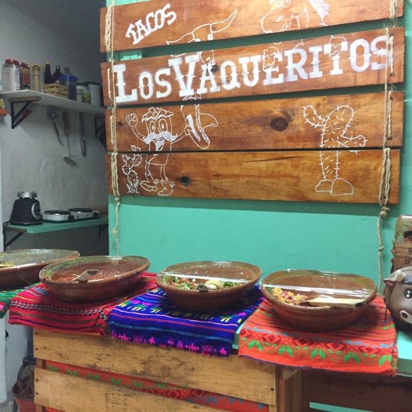 Tacos Los Vaqueritos - Ing Roberto Gayol 83