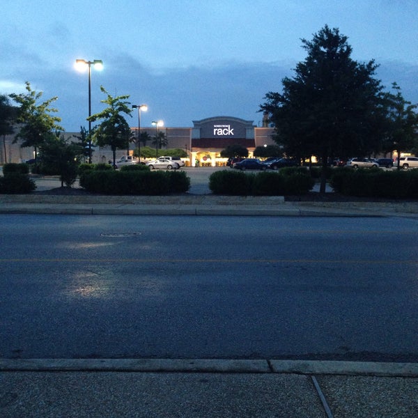 The Rim Shopping Center - Northwest Side - 7 tips