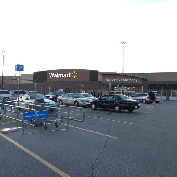 Walmart Supercenter - 1515 S.e. Marshall St