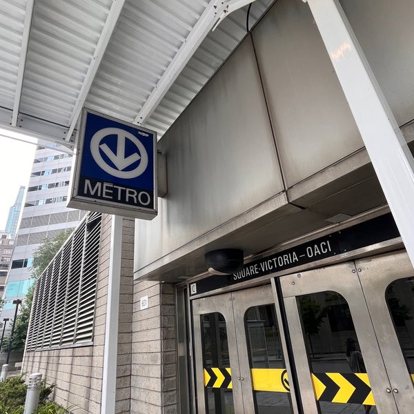 STM Station du Square-Victoria—OACI - Metro Station in Ville-Marie