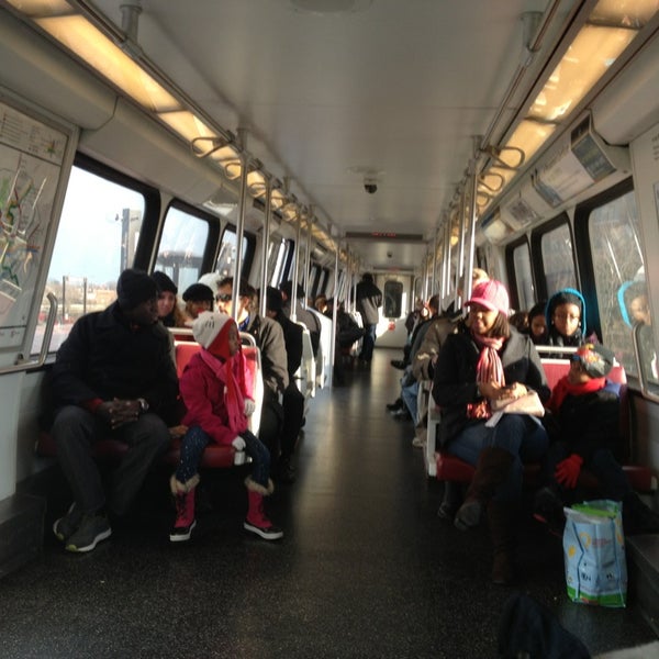 Photos at Braddock Road Metro Station - Metro Station in Braddock Road ...