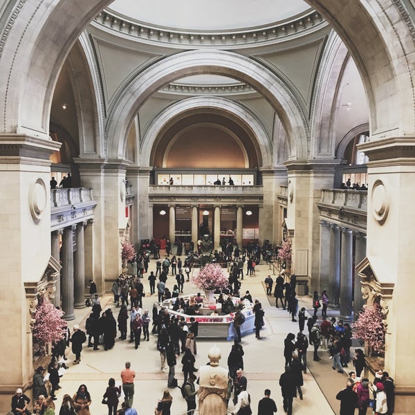 Metropolitan Museum Of Art Entrance Hall