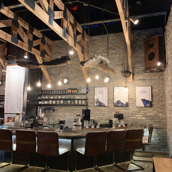 Photos at Ryu Coffee Roaster's (류커피 로스터즈) - Café