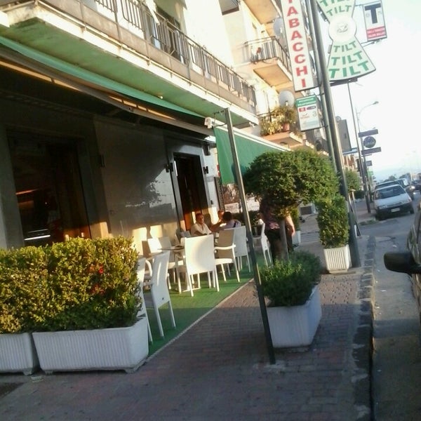 tilt tilt tilt - Café