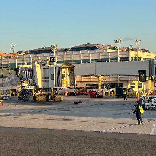 Gate E52 - Terminal 2