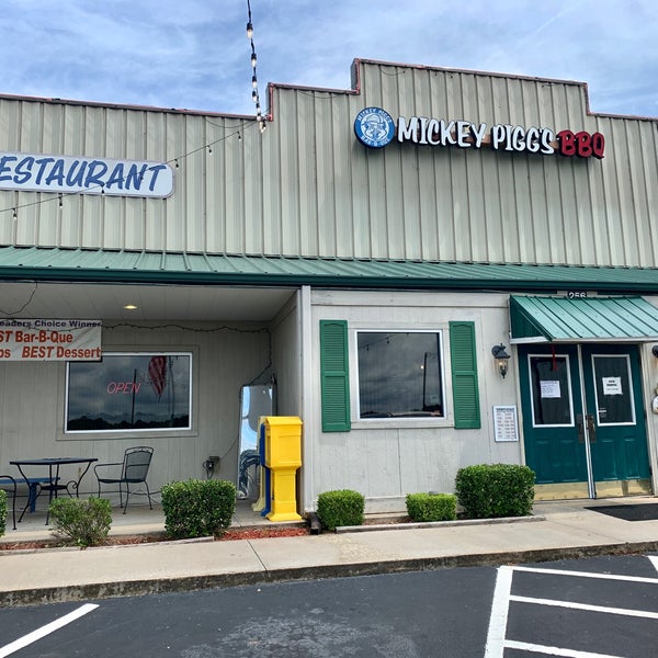 Photos at Mickey Pigg's Bar-B-Que - 10 tips from 224 visitors
