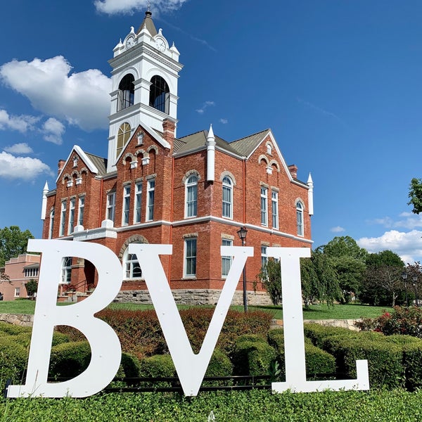 Blairsville Town Square - Old Union County Courthouse - Blairsville, GA