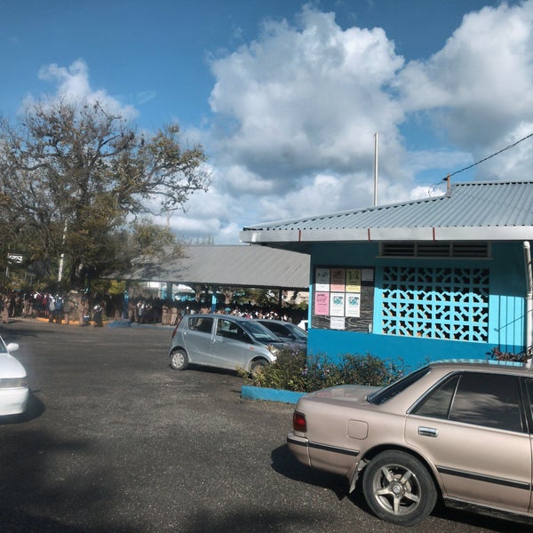 Ocho Rios Primary School - Elementary School