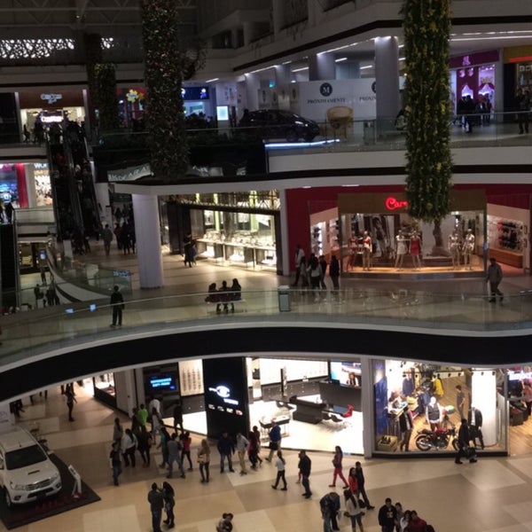Paseo La Galería - Shopping Mall in Ycua Sati