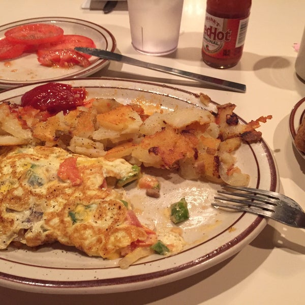 Hall's Prime Rib - American Restaurant