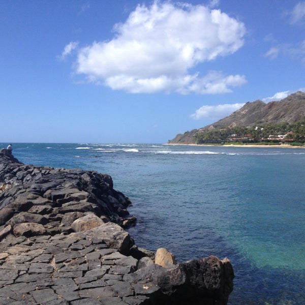 Makalei Beach Park - Beach in Diamond Head - Kapahulu - St. Louis