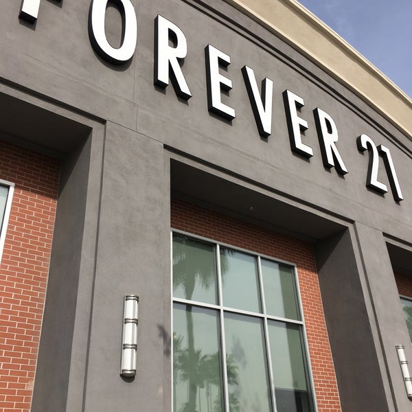 Forever 21 - Clothing Store in Magnolia Center