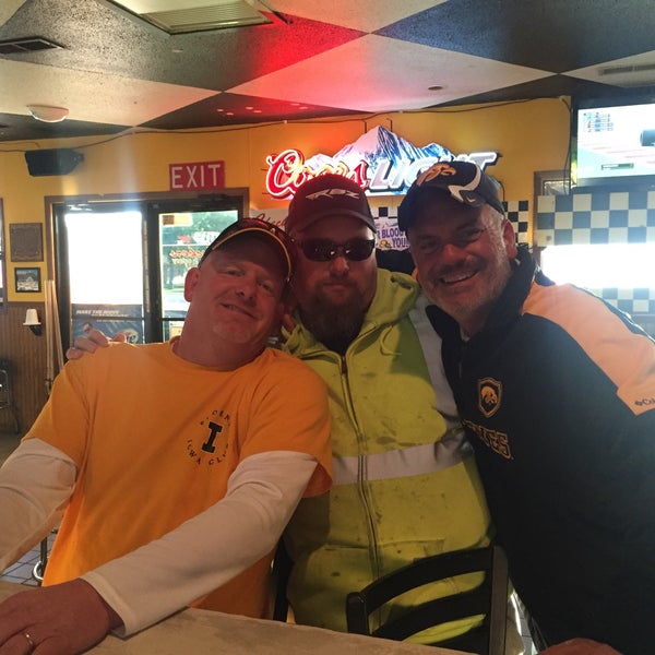 Checkers Tavern - Southwest Area - 7 tips from 210 visitors