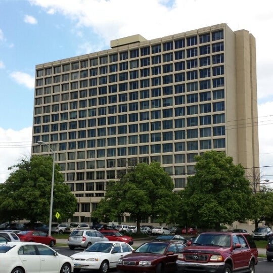 Watterson Towers - Office in Louisville