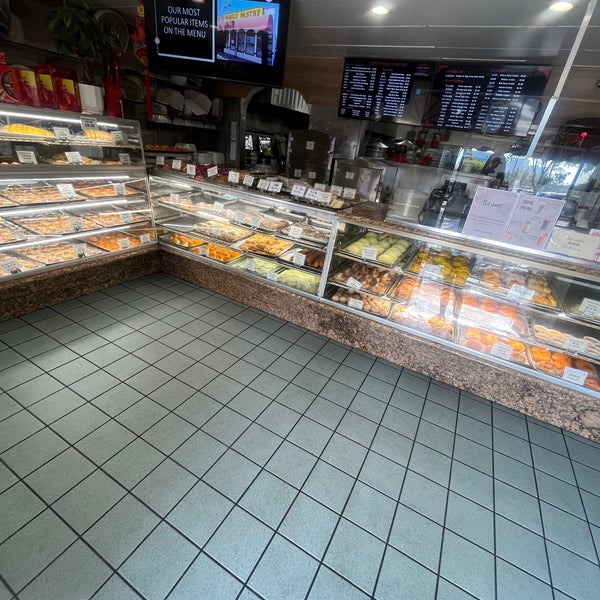 Long's Family Pastry - Chinatown - 7 tips from 408 visitors