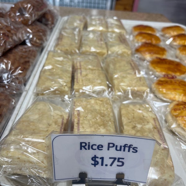 Queen's Bakery - Bakery in Chinatown