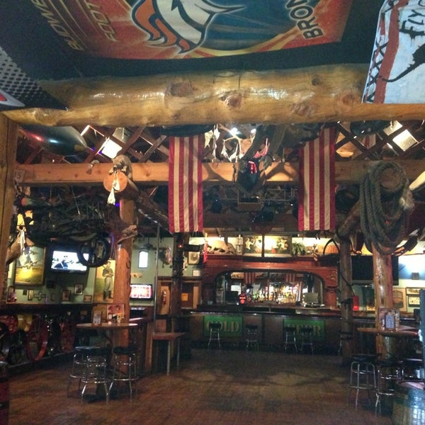 Rock Rest Lodge - Bar in Golden