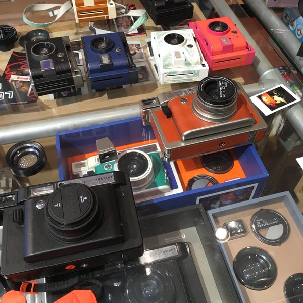 Lomography Gallery Store - Arts and Crafts Store in Hôtel-de-Ville