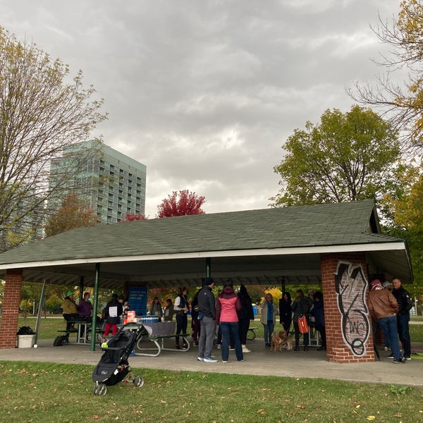 Sir Casimir Gzowski Park - Park in Toronto