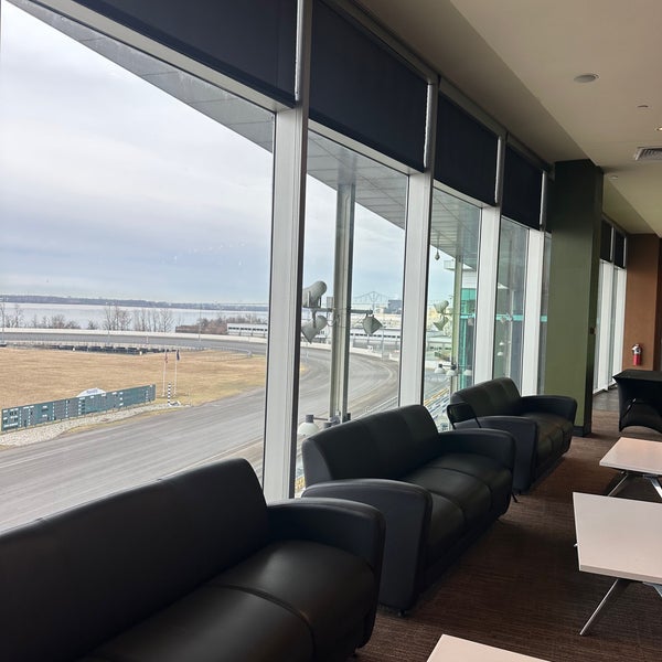 Harrah's Philadelphia Casino & Racetrack - Downtown Chester - 79 tips