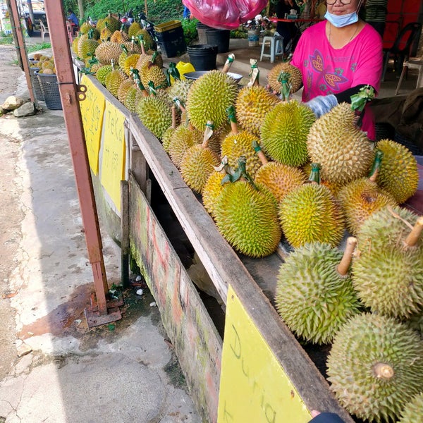 Durian Tepi Jalan, Karak - Bakery in Karak