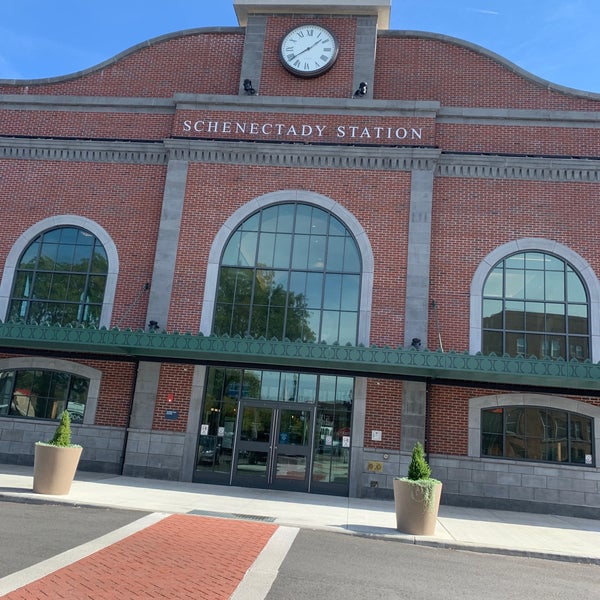 Schenectady Amtrak Station - Rail Station in Schenectady