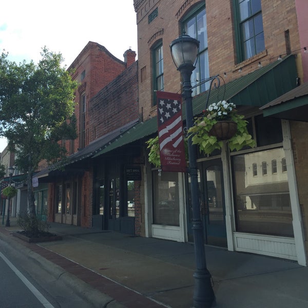 Brewton, AL - Town