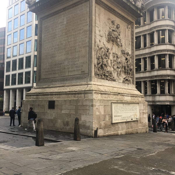 The Monument - Monument in London