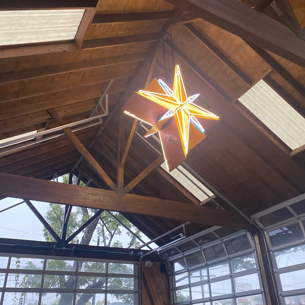 Moon Tower Inn Houston Website