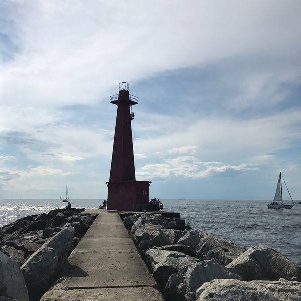 Muskegon South Pierhead Lighthouse - Lighthouse in Muskegon
