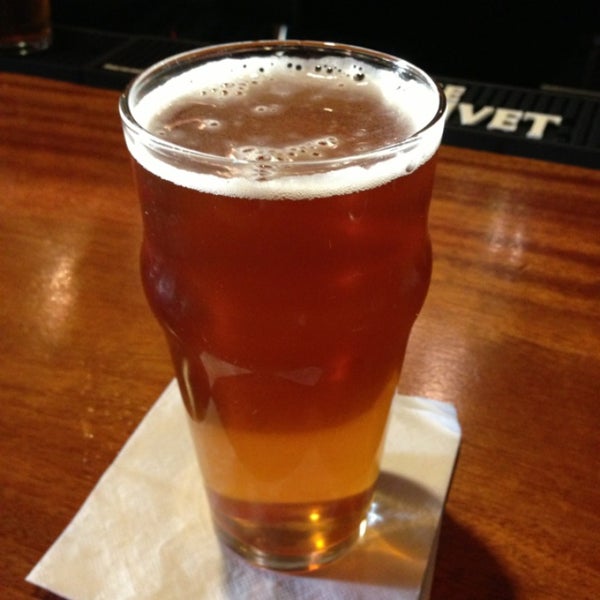 Mac McGee Irish Pub - 936 Canton St