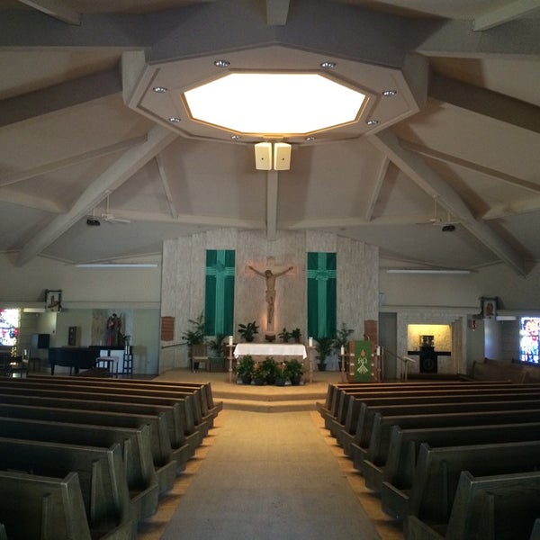 St Louis Catholic Church - Church in Cathedral City