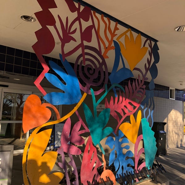 Colonial Heights Library - Library in Southeastern Sacramento