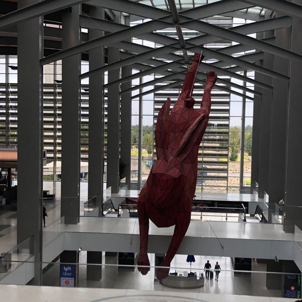 Rabbit Sculpture Sac Airport In
