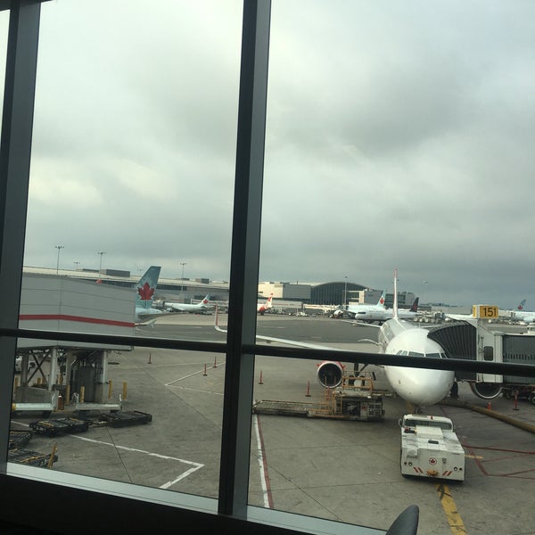 Gate D51 / F51 - Toronto Pearson International Airport - Terminal 1